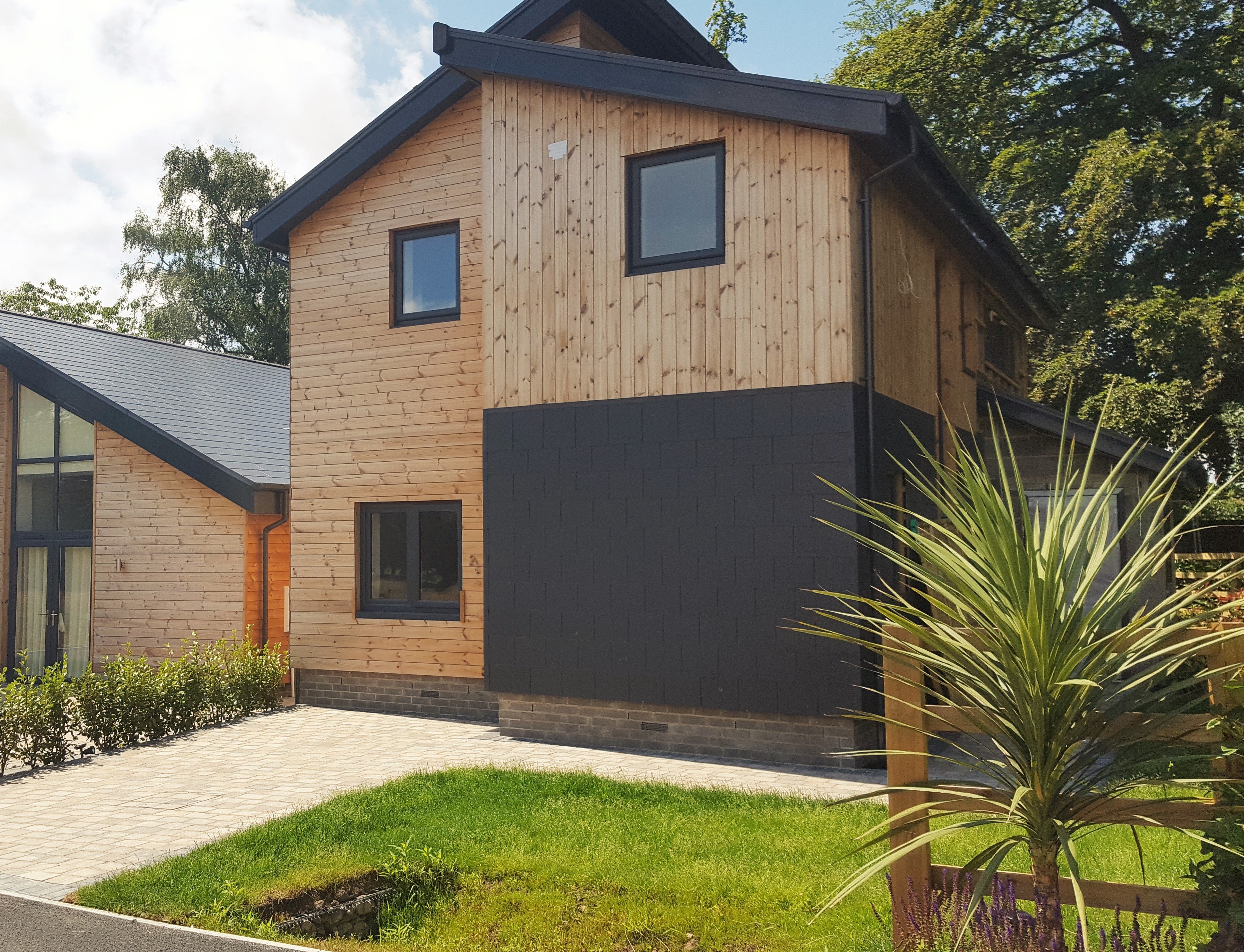 Two Storey Lodge | Bournehurst